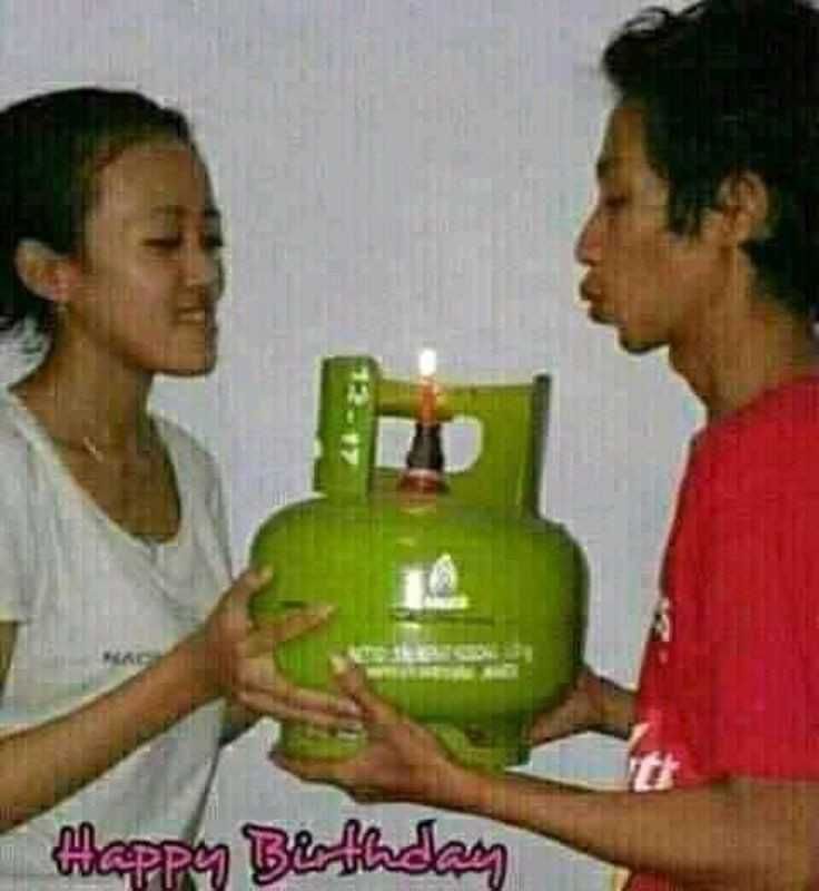 YPH - Meme Kocak Tentang Ucapan Selamat Ulang Tahun Ini Berlebihan Banget!